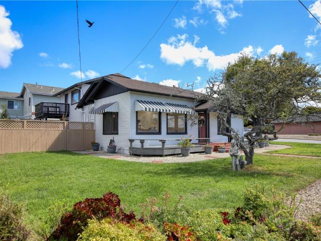 1595 Newport
