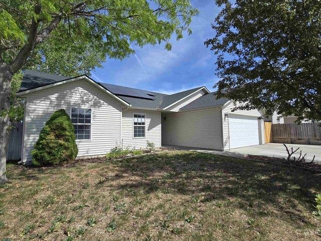 1595 Dana St, Twin Falls, ID 83301
