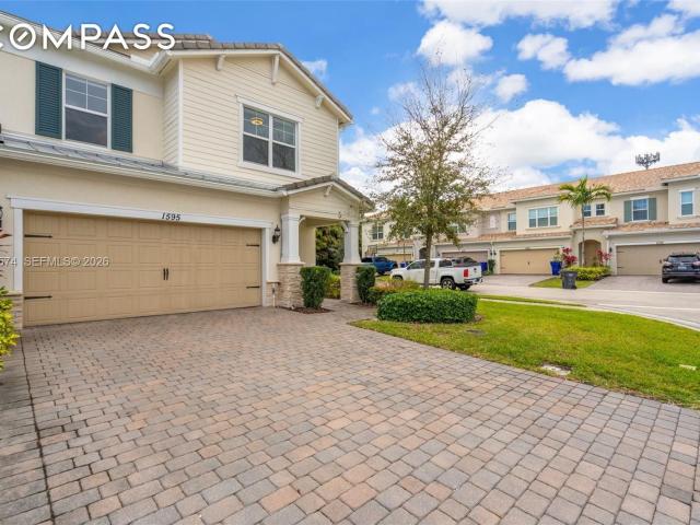 1595 Evergreen Ter, Hollywood, FL