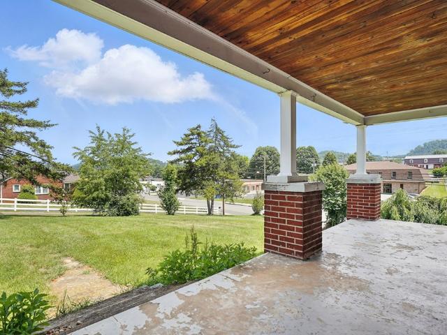 1595 E Main Street