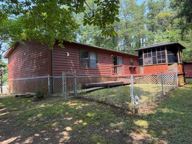 1595 Lewis Bray Road