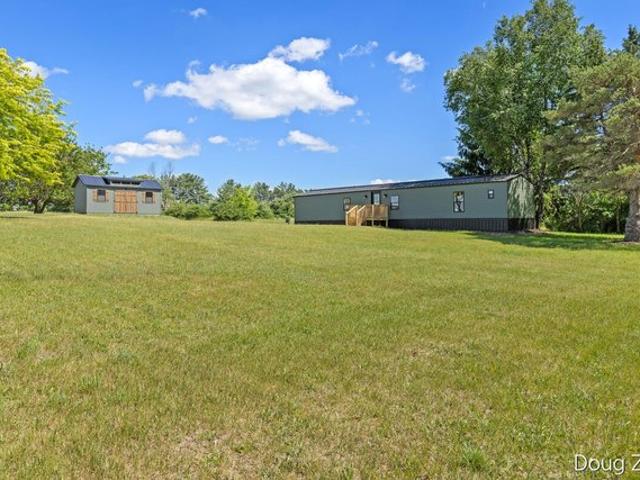 1595 W North County Line Rd, Six Lakes, MI 48886