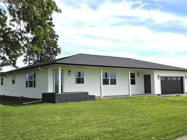 15960 N County Road 000E, Arthur, IL 61911