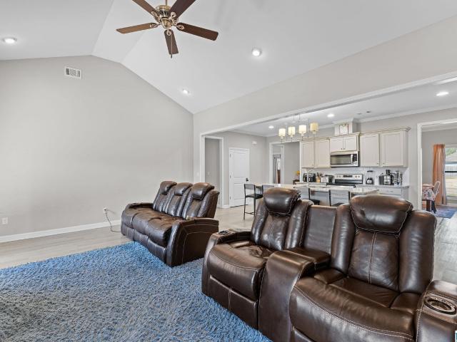 1596 Arborway Circle