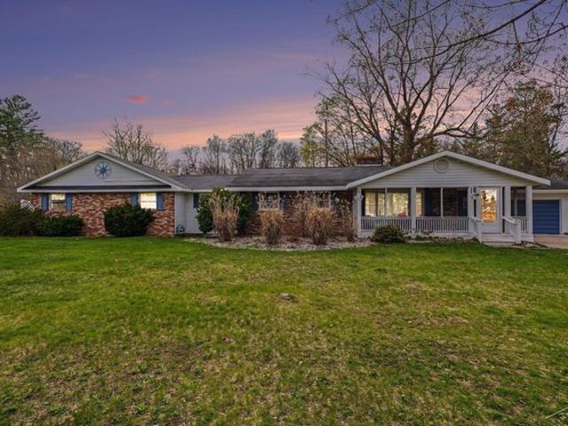 1596 Douglas Dr, Tawas City, MI 48763