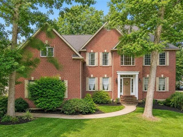 1596 Woodfield Dr, Bethlehem, PA 18015