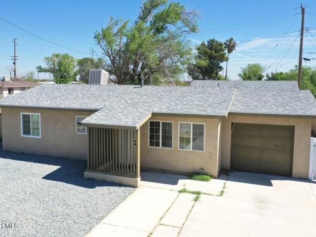 15972 Rexroth Dr, Mojave, CA 93501