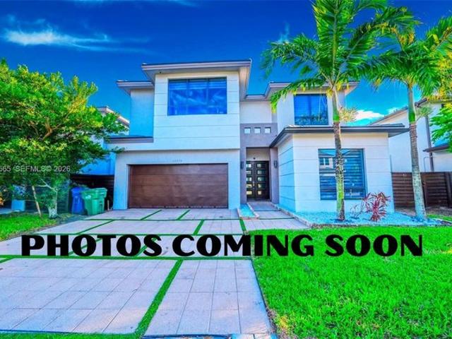 15976 SW 136th Ter, Miami, FL 33196