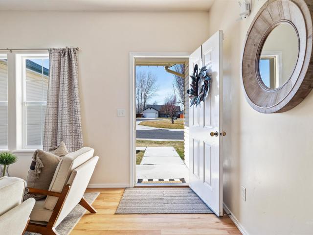 1597 Vista Dr
