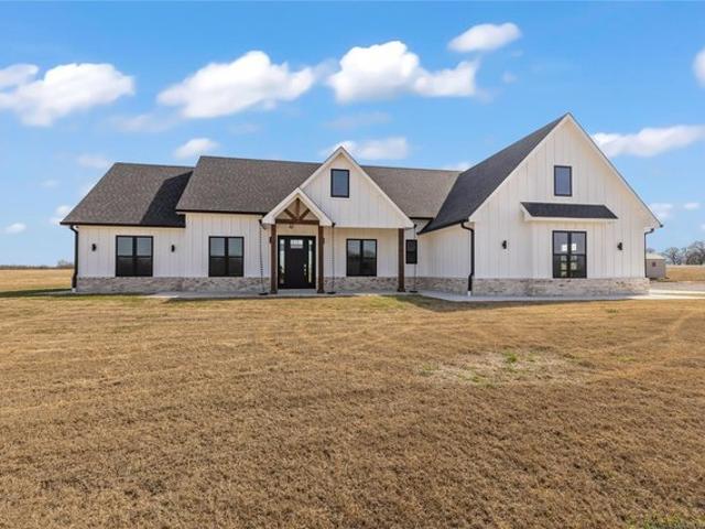 1598 Meridian Rd, Lone Grove, OK 73401