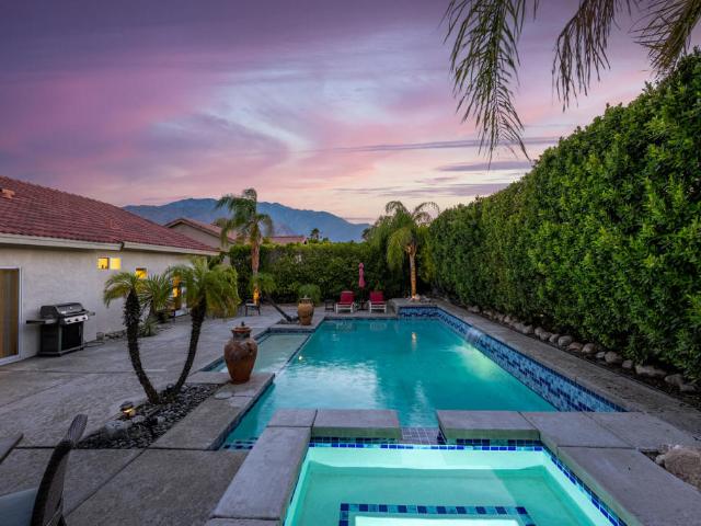 1598 Amelia Way