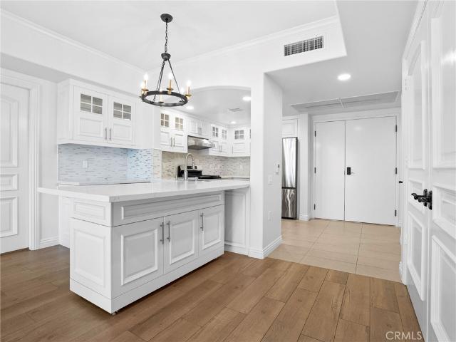 1598 Long Beach 214