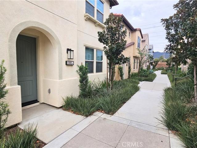15992 Jamie Ln, Fontana, CA 92336 | MLS #IG26000 | Compass