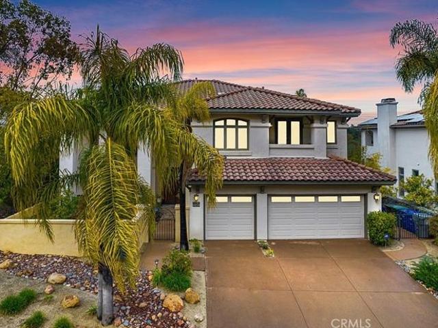 15992 S Woodson Dr, Ramona, CA 92065
