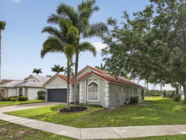1599 Oak Berry Cir, Wellington, FL 33414 | MLS #B26013 | Compass