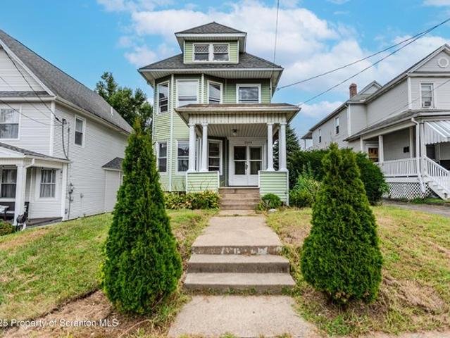1599 Electric St, Dunmore, PA 18509
