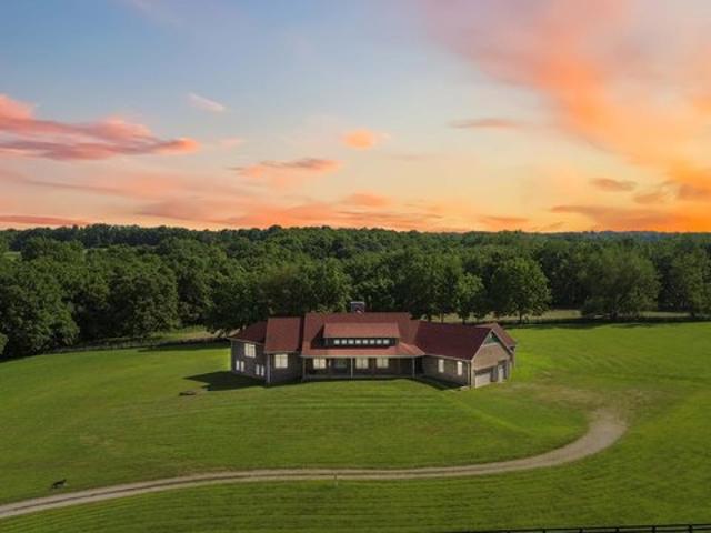 1599 Woodlake Rd, Midway, KY 40347