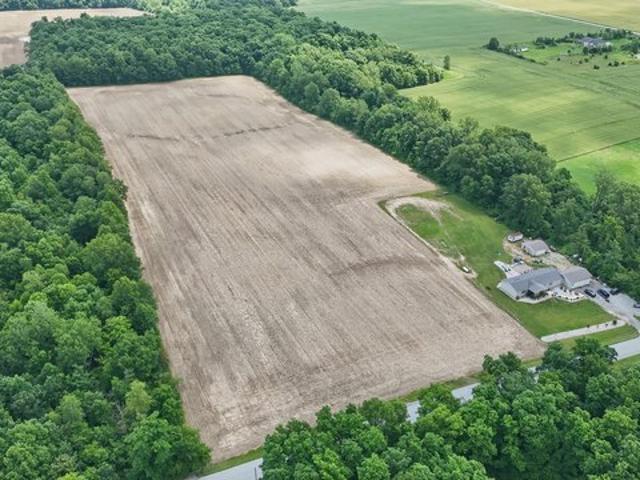 15901 Brunson Rd, Hoagland, IN 46745