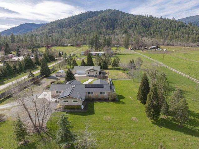 15902 Water Gap Rd, Williams, OR 97544
