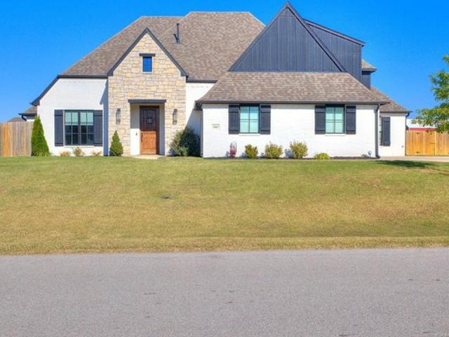 15907 E 106th Pl N, Owasso, OK 74055