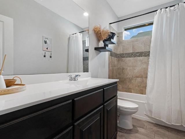 15909 Tottenhall Pass