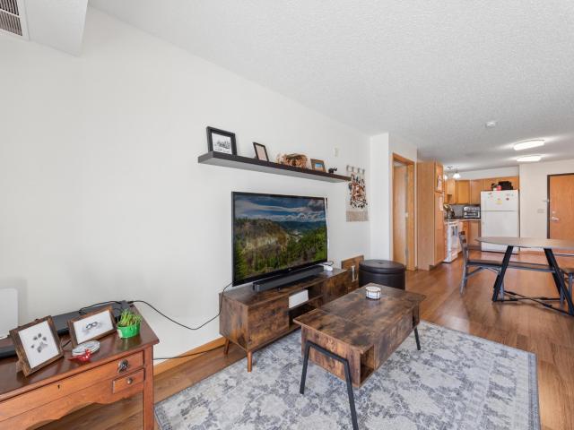 1590 Parkwood Dr, Unit 207, St. Paul, MN 55125 | MLS #7050 | Compass