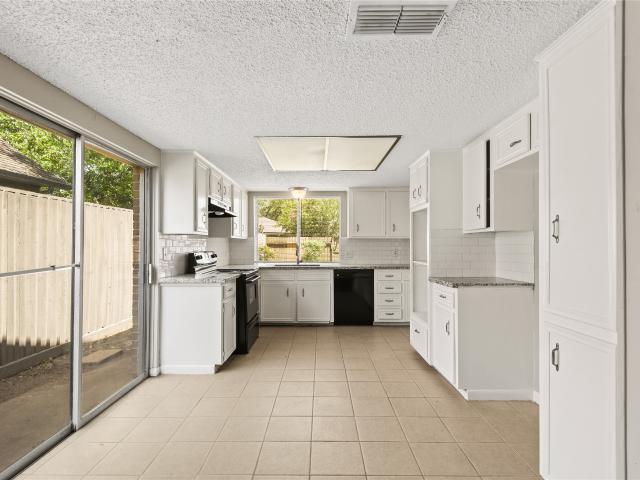 15911 Mill Point Dr, Houston, TX 77059 | MLS #80922