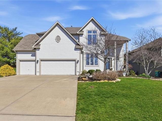 15917 Ballentine St, Overland Park, KS 66221