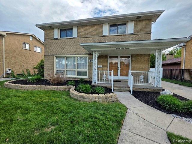 15915 Hilton St, Southfield, MI 48075