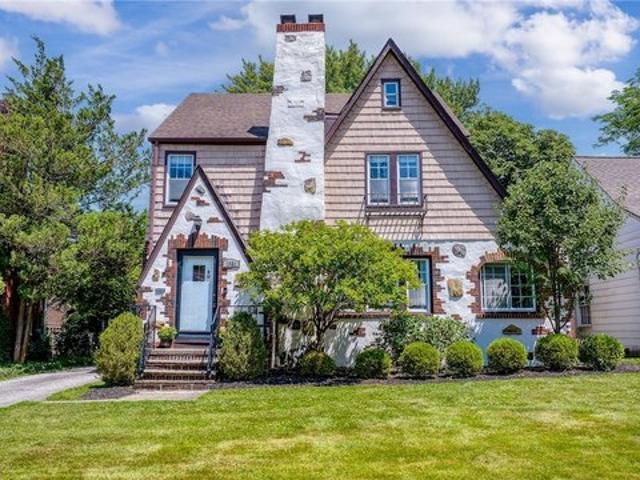 1591 Maywood Rd, South Euclid, OH 44121