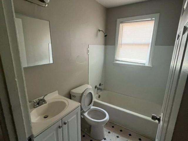 1591 Locust 1 Bedroom Apartment for Rent at 1591 Locust St, Memphis, TN 38108 Douglas Bungalow Crump