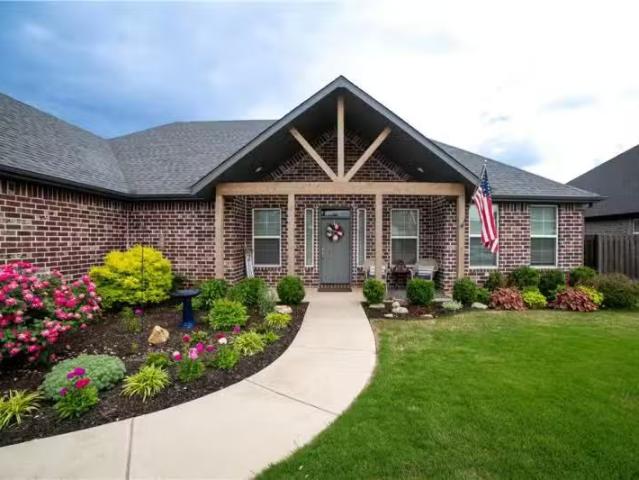 1591 WESTRIDGE LN, CENTERTON, AR 72719 Single Family Residence.