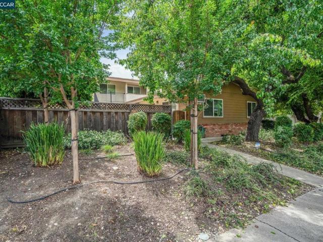 1591 3rd Ave