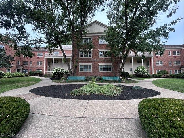 15925 Van Aken Blvd, Shaker Heights, OH 44120