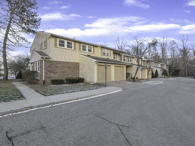 1592 Brentwood Drive