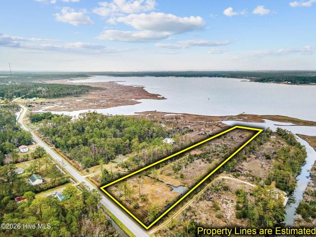 1592 Highway 70 E