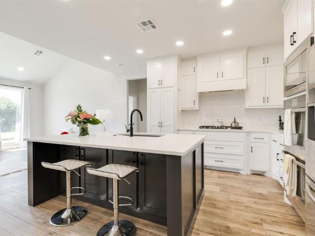 15933 Aparados Way