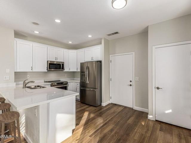 15930 W Autumn Cir, Surprise, AZ 85374