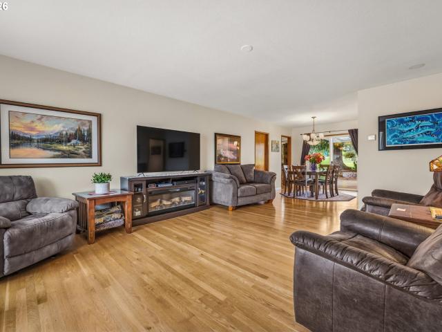 15935 sw royalty pkwy