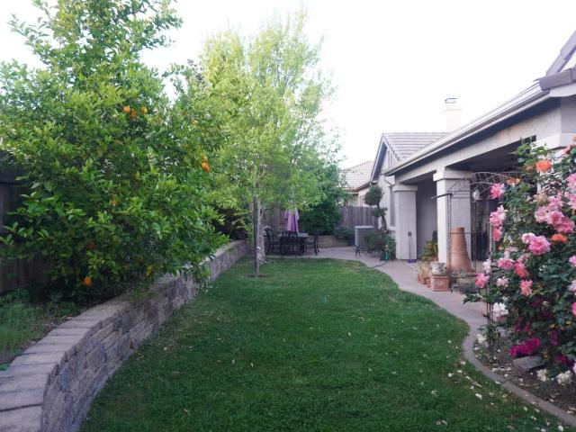 1593 Diamond Woods Cir, Roseville, CA 95747 | MLS #226037 | Compass