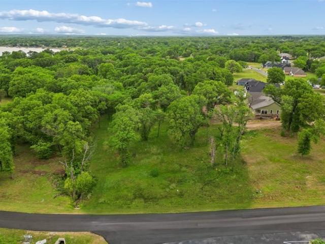 1593 Shoreline Dr, Mabank, TX 75143