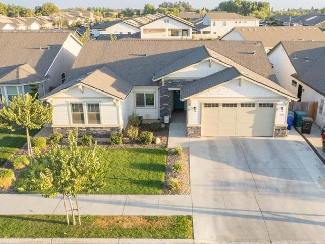 1593 W Date Ave, Porterville, CA 93257