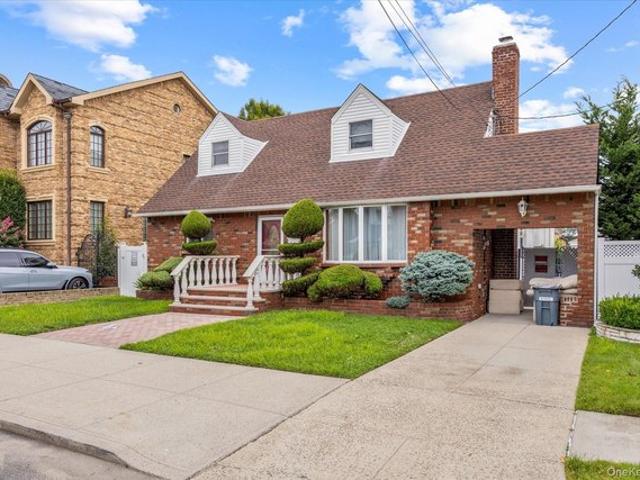 159 3 th St, Howard Beach, NY 11414