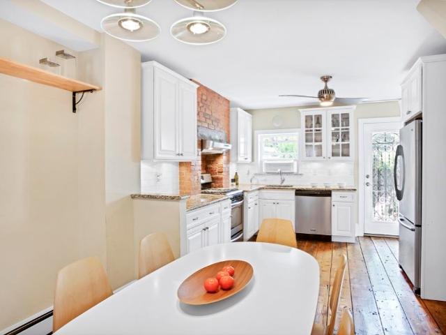 159 1/2 Coles St
