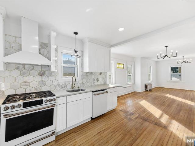 159 2nd Avenue