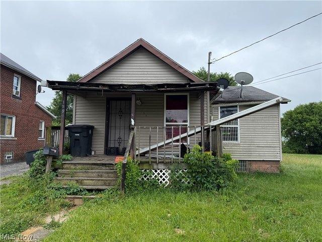 159 Comstock St NW, Warren, OH 44483