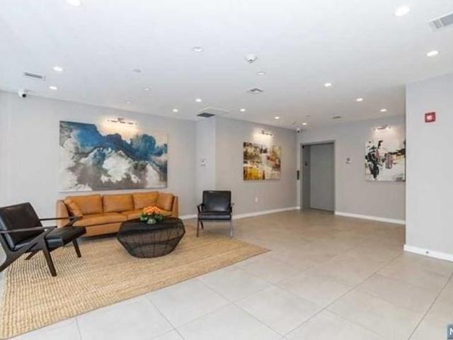 159 Cedar St #301 Fort Lee, NJ 07024