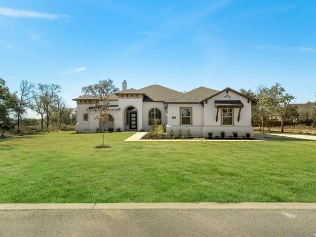 159 Bauer Ln, Castroville, TX 78009