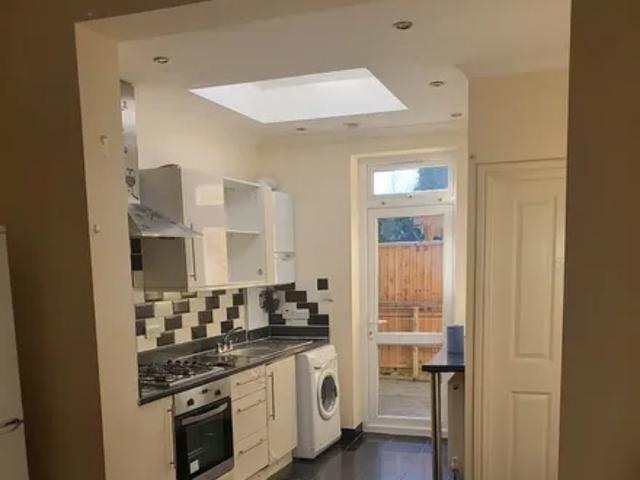 159 Browning Road, London, E12 6PB, United Kingdom | 2 bed apartment for rent #166631168 | Rentberry