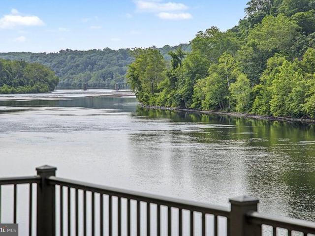 159 Byram Ln, Stockton, NJ 08559